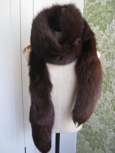 real mahogany brown fox - Gem