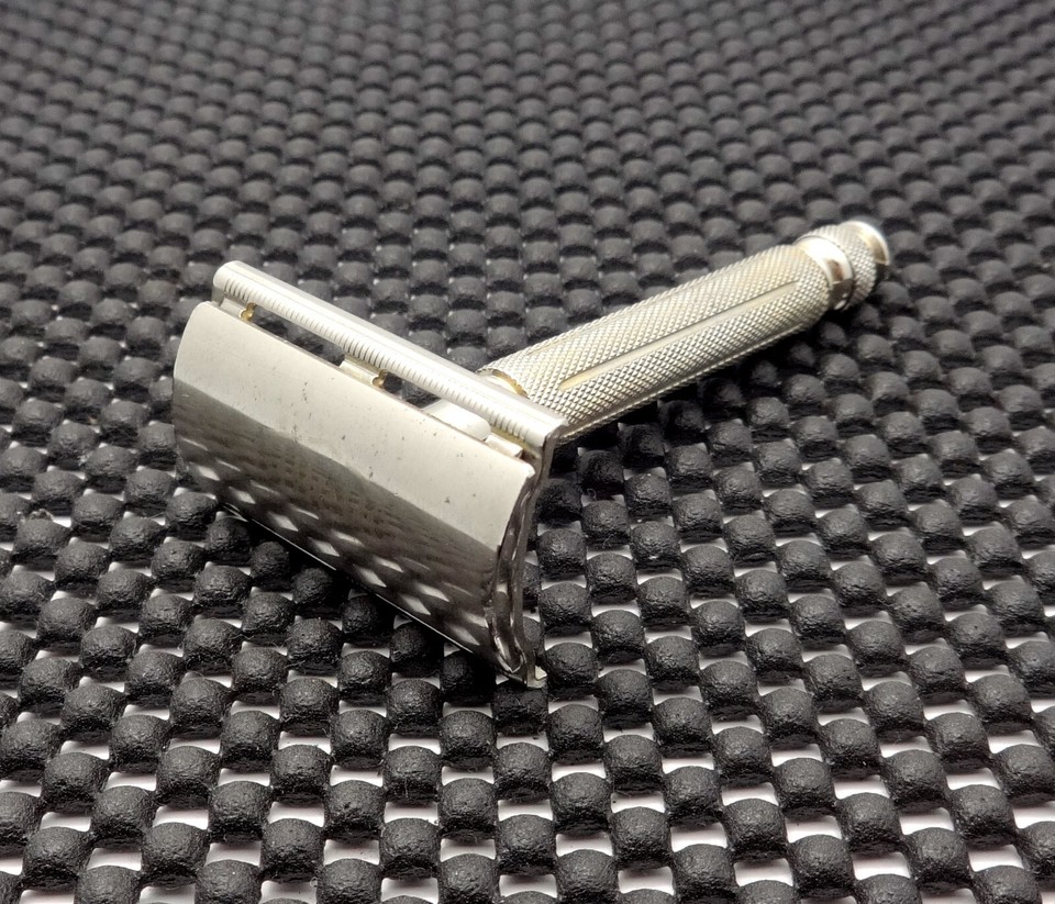 Vintage 1940's Gillette Contract TECH DE Safety Razor Clean!! | eBay