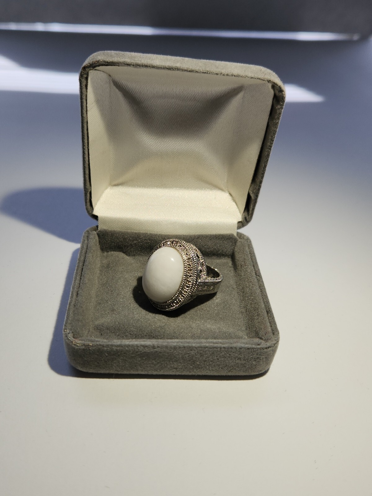 Naomi India .925 White Stone Ring Size 5 - Gem