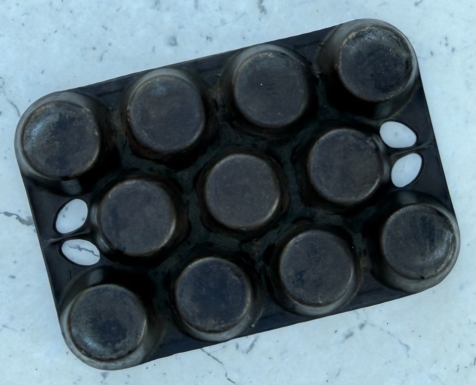 Vintage Depression Era HEAVY Cast Iron Popover / Muffin Pan "Made in ...