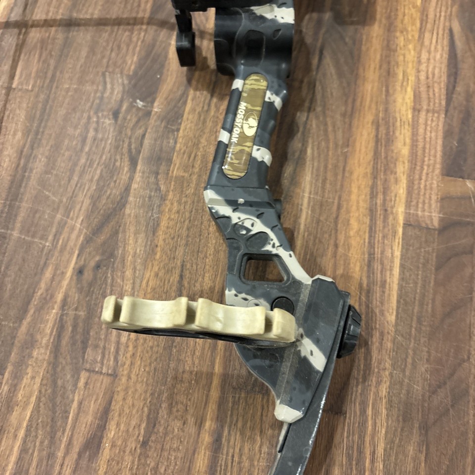 Tomcat 2 Mossy Oak Youth Camouflage Compound Bow | eBay
