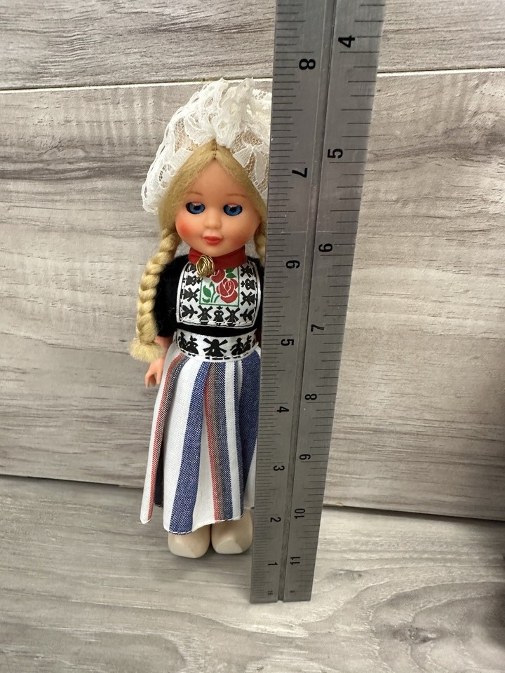 Set Of 2 Volendam Holland Ethnic Doll Wood Shoes Sleepy Eyes VGUC ...