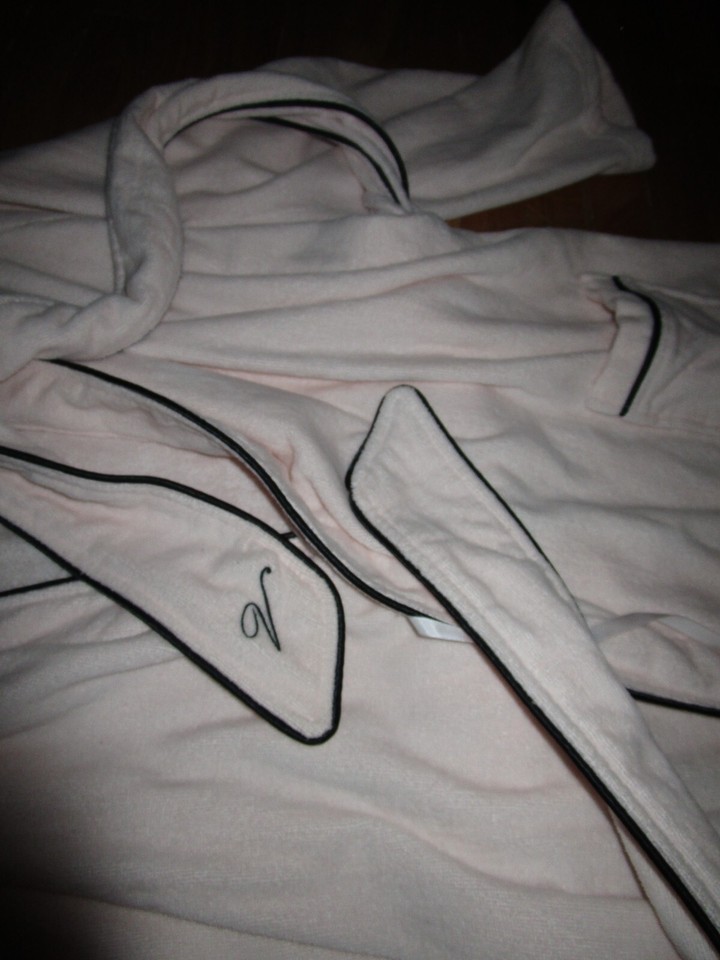 NEW Hooded Long Victorias Secret Terry Robe Size XL/XXL PINK NEW NO ...
