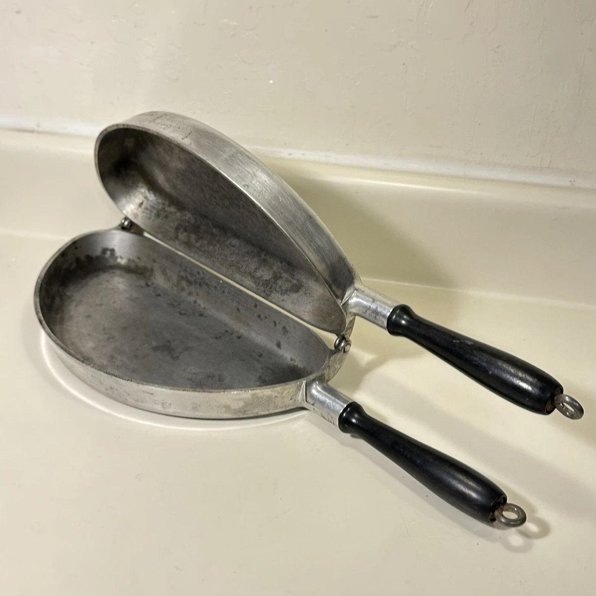 Stainless Steel Folding Omelet Pan