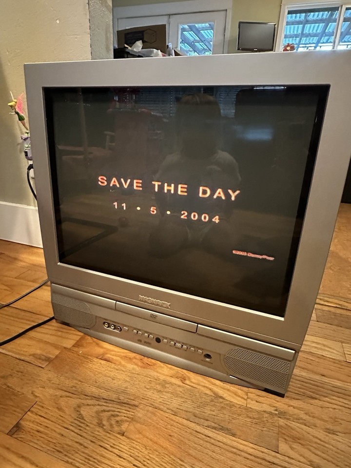 Magnavox 20MC4204/17 20 inch CRT TV Television A/V Inputs with Remote ...