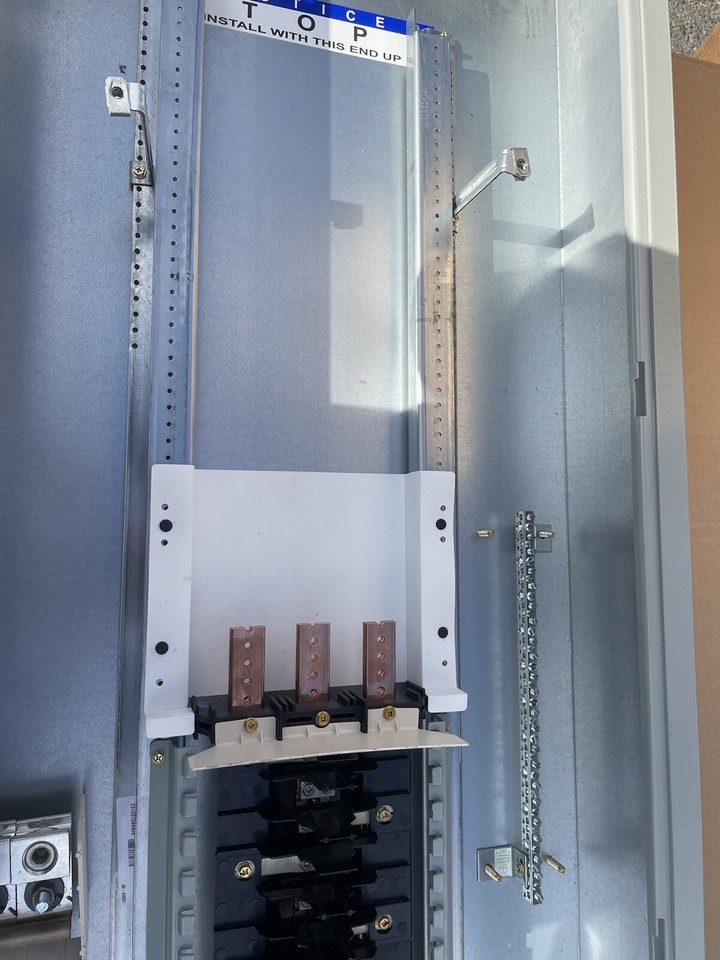 1-400 AMP 480V MAIN LUG PANELBOARD 42 SPACE 3PHASE 4WIRE COMPLETE PANEL ...