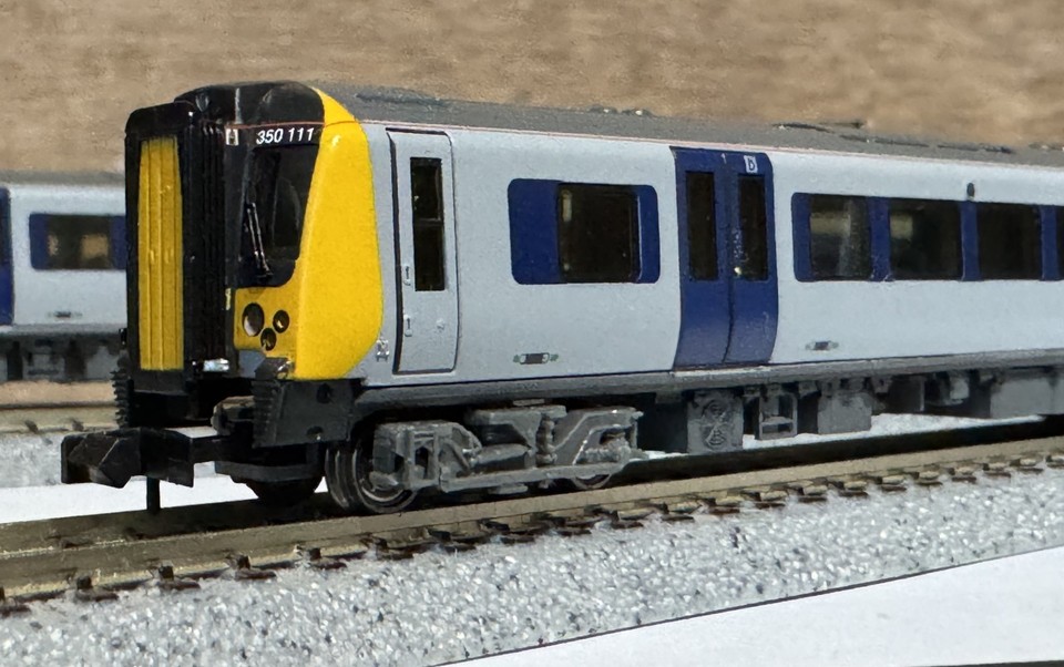Graham Farish 371-700 N Gauge Class 350 4-Car EMU "Apollo" Silverlink ...