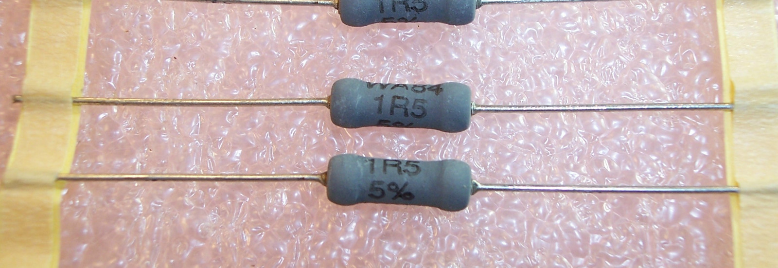 QTY (50) 1.5 Ohm 3W 5% CEMENT COATED WIREWOUND RESISTORS WA84-1R5J ...