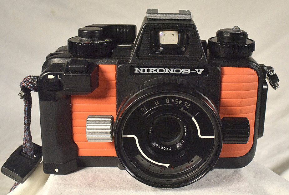 Nikon Nikonos V Camera / Ikelite Substrobe 150 /Padded Case ...