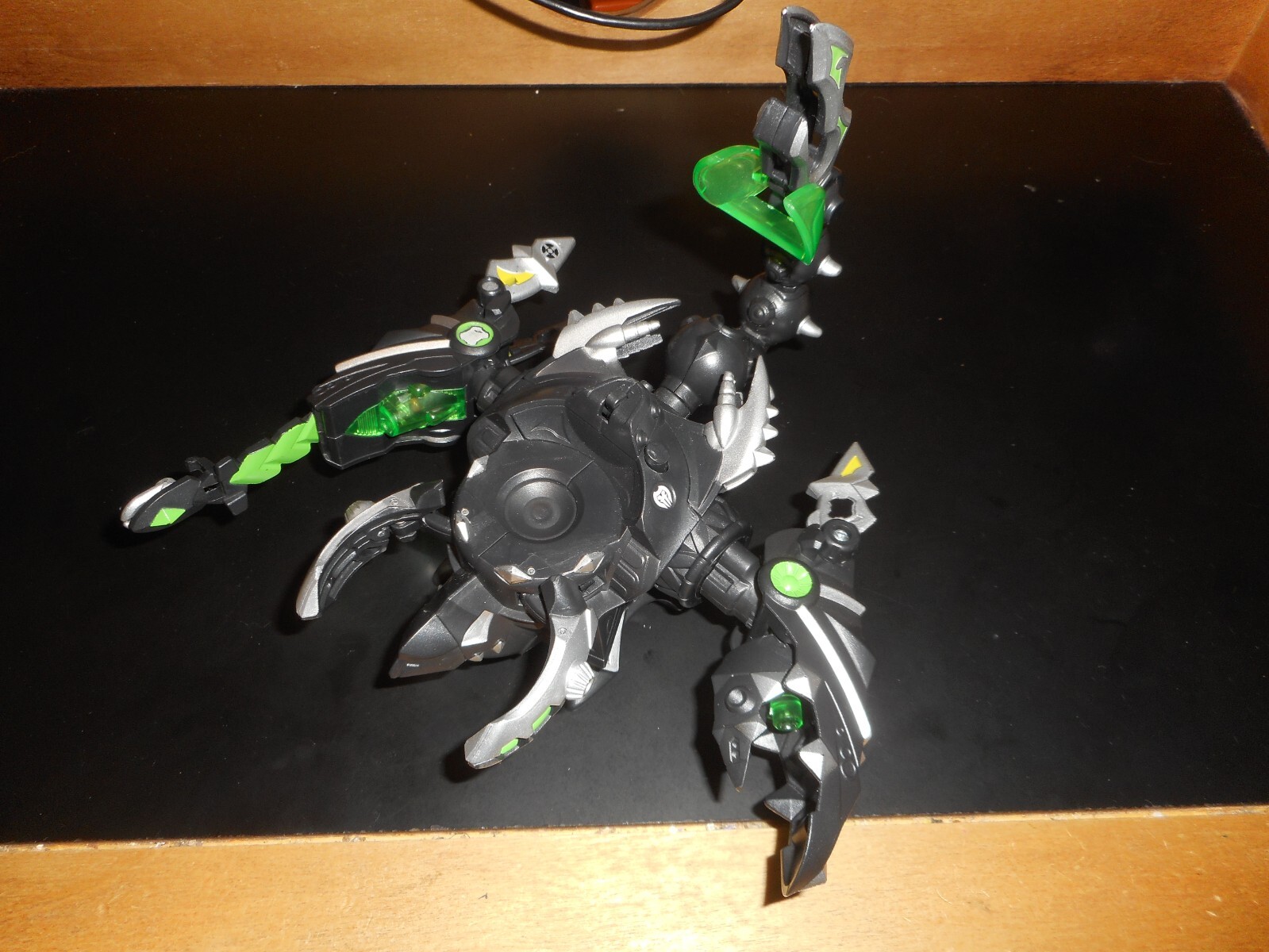 Bakugan Dharak Colossus Vs Dragonoid Colossus