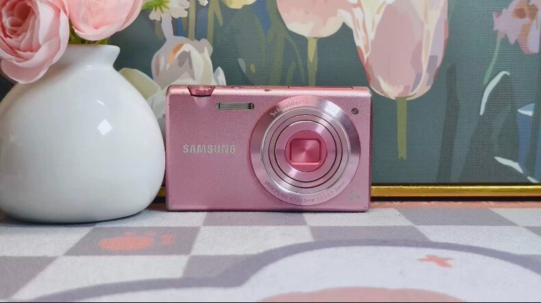 Samsung MV800 16.1MP Digital Camera 5X Optical Zoom Touch Screen ...