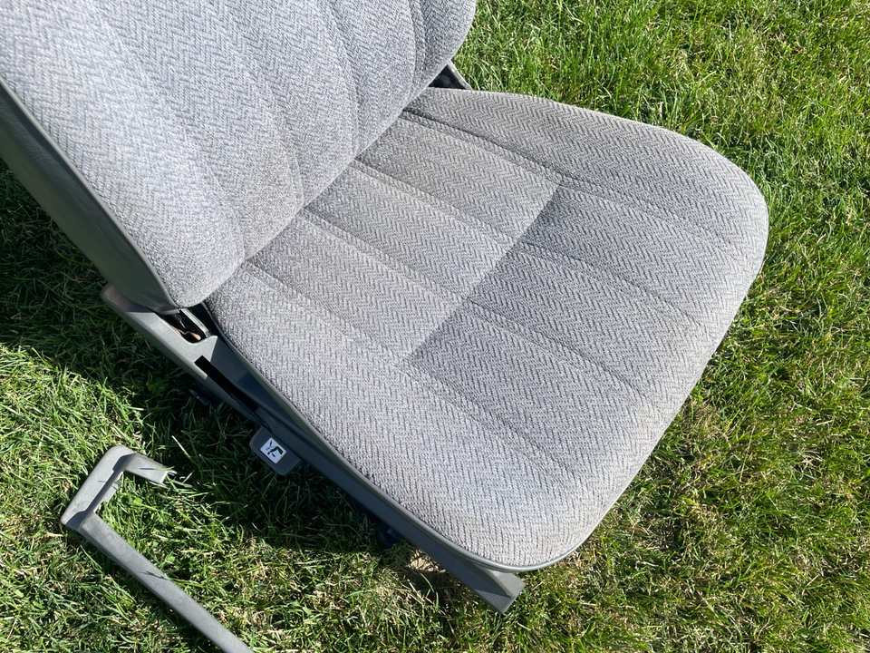 Toyota 4Runner Bucket Seats Gray Cloth Manual No head rests 1984-1989 ...