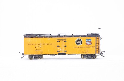 HO Scale International Models Pacific Fruit Express Reefer Vintage PFE ...