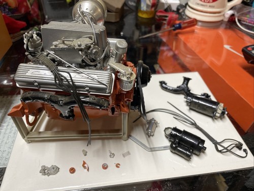 AMT Pro Shop '57 Corvette Fuel Injected 283 Small Block 1:6 Model Kit ...