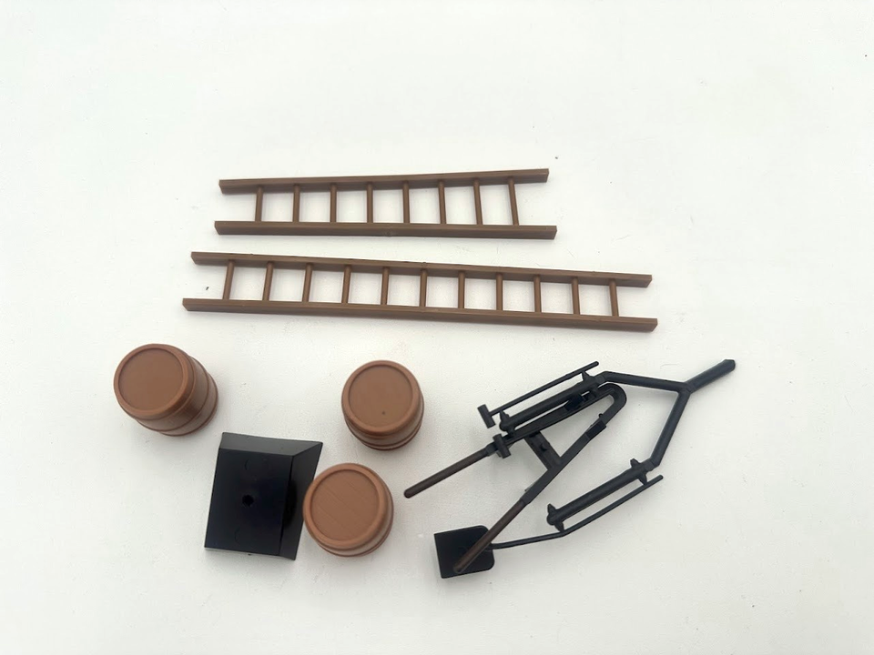 USA Trains R2080 G Scale Shovel, Wheelbarrow, Ladders, Barrels, Flat ...