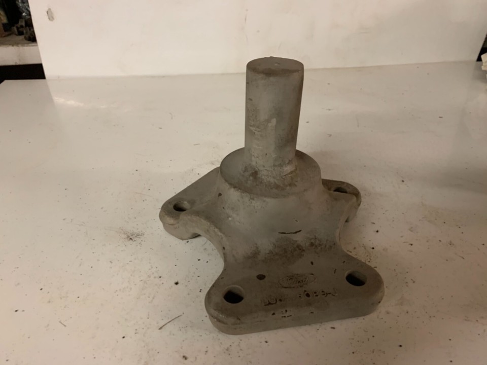 Ford L8000 L9000 Louisville Rear Engine Mount D0HA-5086-J Motor Mount ...