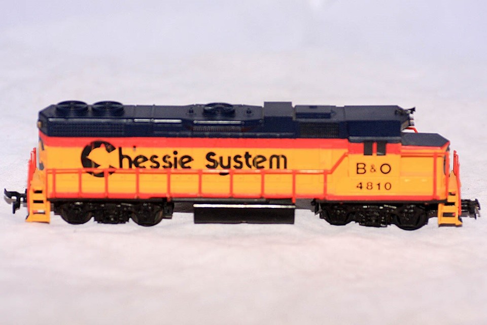 Life-Like HO Scale Chessie System B&O EMD GP-38 powered locomotive ...