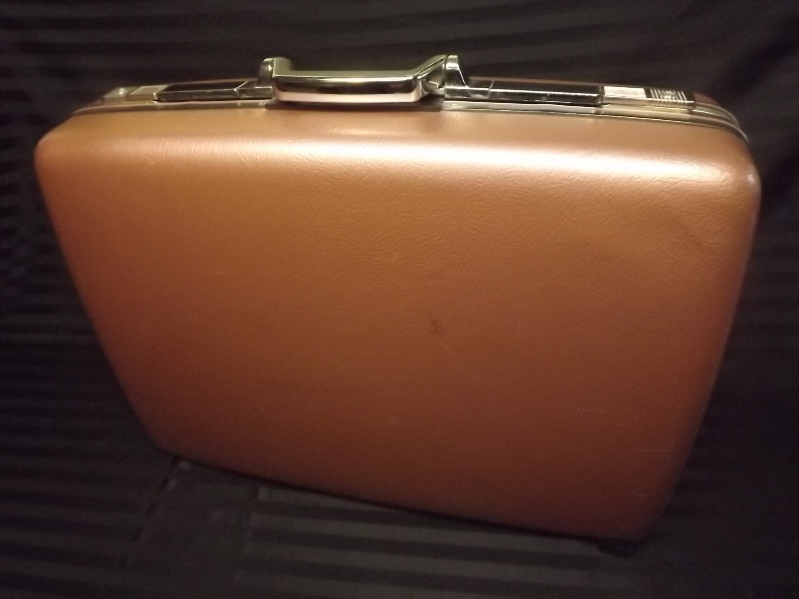 Purple Lavender American Tourister Hard Clamshell Suitcase on Wheels 28 ...