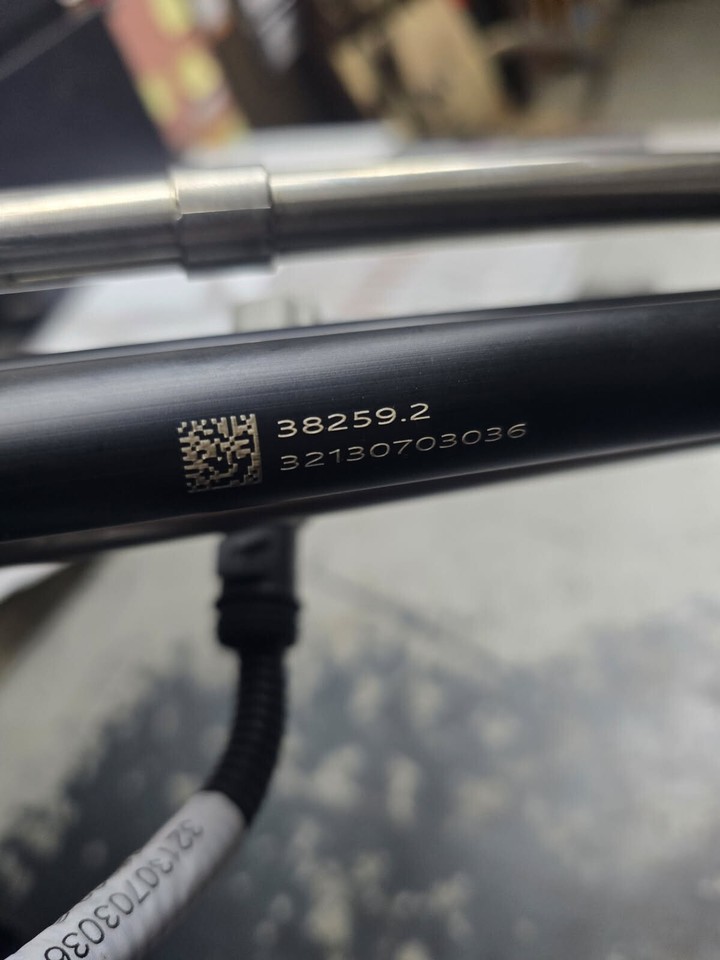 2523591C91 NEW INTERNATIONAL DEF TANK QLS SENSOR 25.2/15.9/10.6 GAL ...