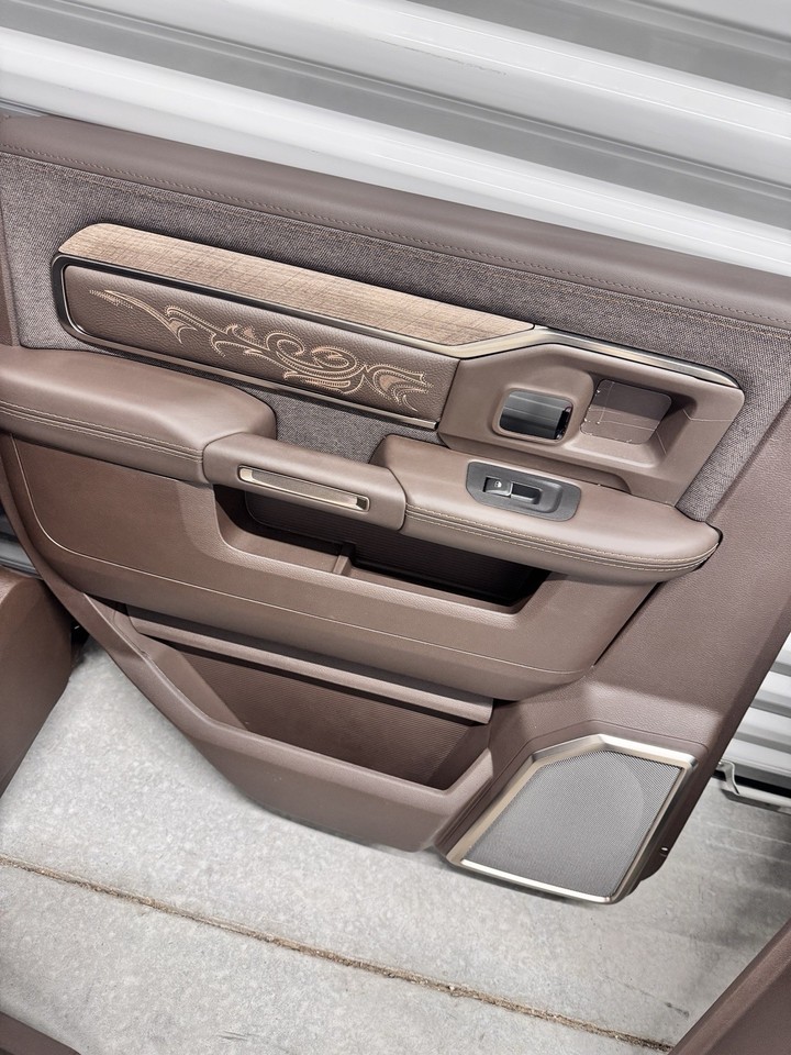 2025 Ram LONGHORN 2500/3500/4500 Front/Rear Seats Console Door Panels ...