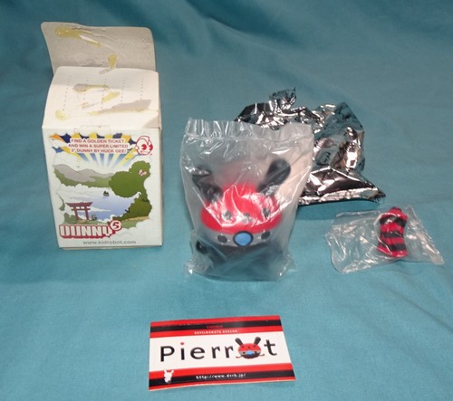 Pierrot Chase with Scarf = Kidrobot 3" Dunny Series 5 2008 Devil Robots | eBay