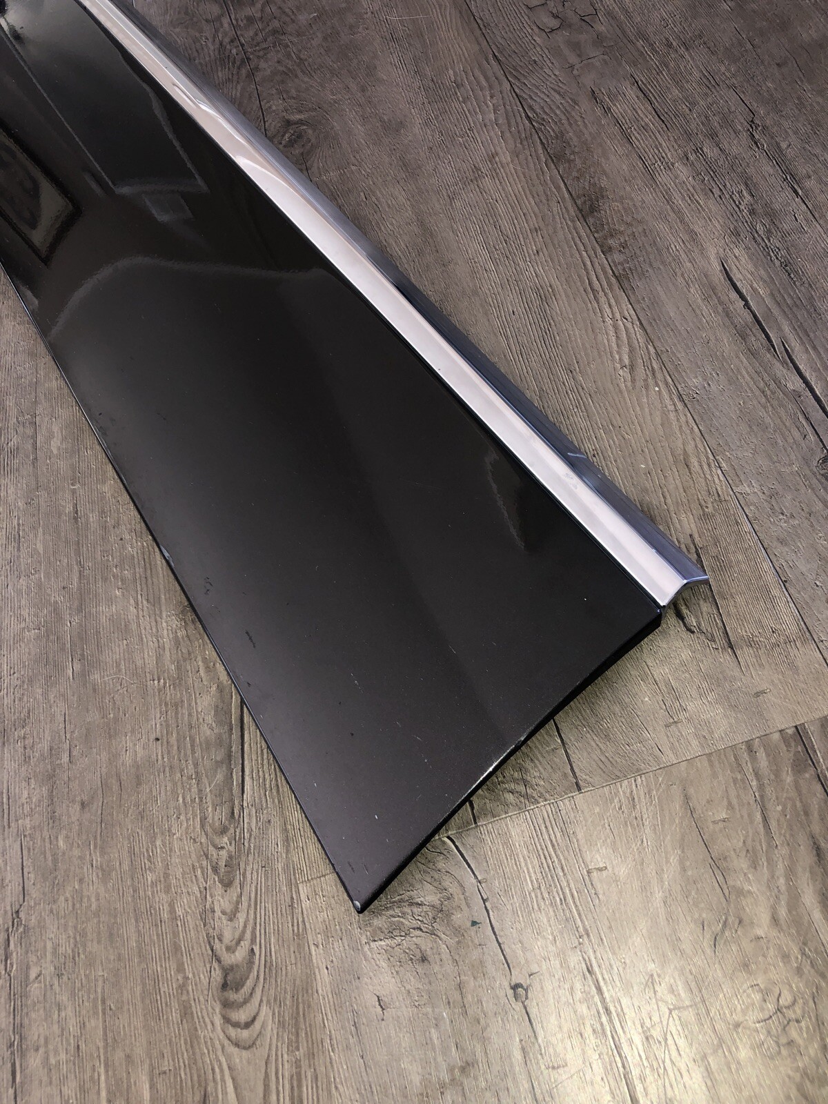 2014 Buick Enclave Door Molding Front Left Cocoa Metallic | Genuine OEM