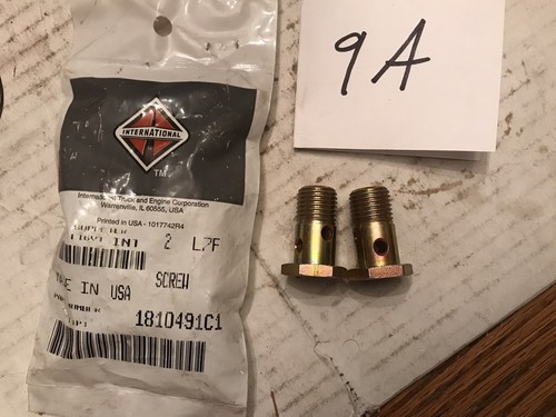 New OEM Lot Of 2 International Fuel Supply Screw 1810491C1 Free ...