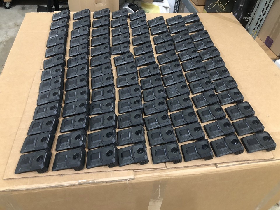 Motorola V300 Body Camera Qty 100 with 350 Batteries Some New ...