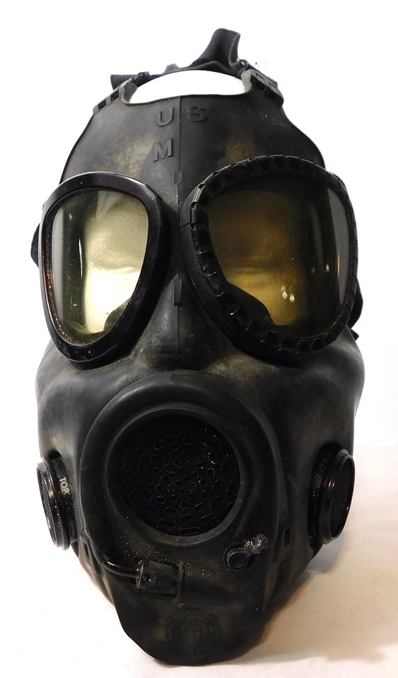 VINTAGE U.S. MILITARY M17 FIELD PROTECTIVE MASK WITH CARRY BAG! VIETNAM ...