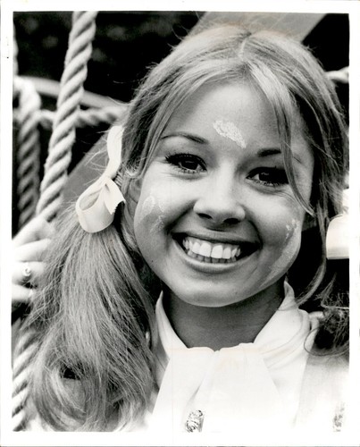 LG947 '72 Original Photo MONIE ELLIS Pretty Pigtails Actress Messy ...