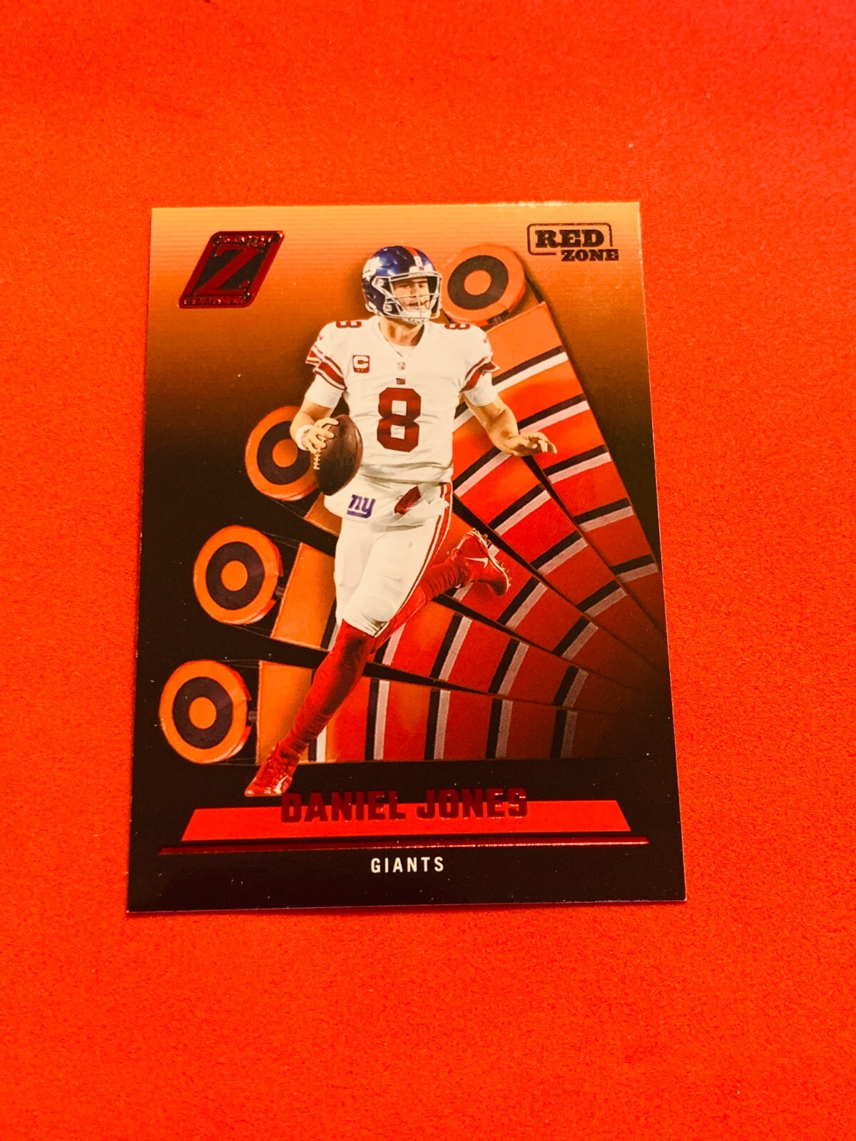 Daniel Jones .. RED ZONE .. New York Giants .. 2022 Zenith PARALLEL ...