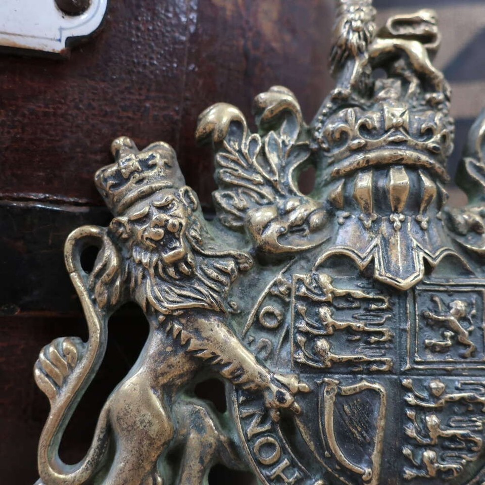 Antique Vintage Small Brass Coat Of Arms Armorial Reclaim Salvage Royal ...