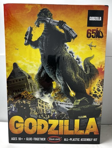 Polar Lights Godzilla 16” Glue-Together Model Kit With Diorama Base ...