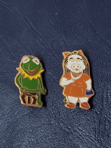 Vintage Muppets Miss Piggy & Kermit Metal Pins | eBay