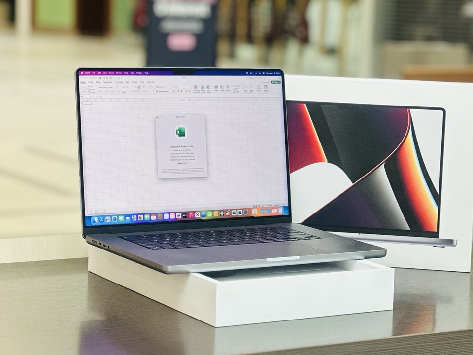 (NO SHIPPING) Apple MacBook Pro 16 inch M1 Max Chip 64GB 1TB 32 Core ...