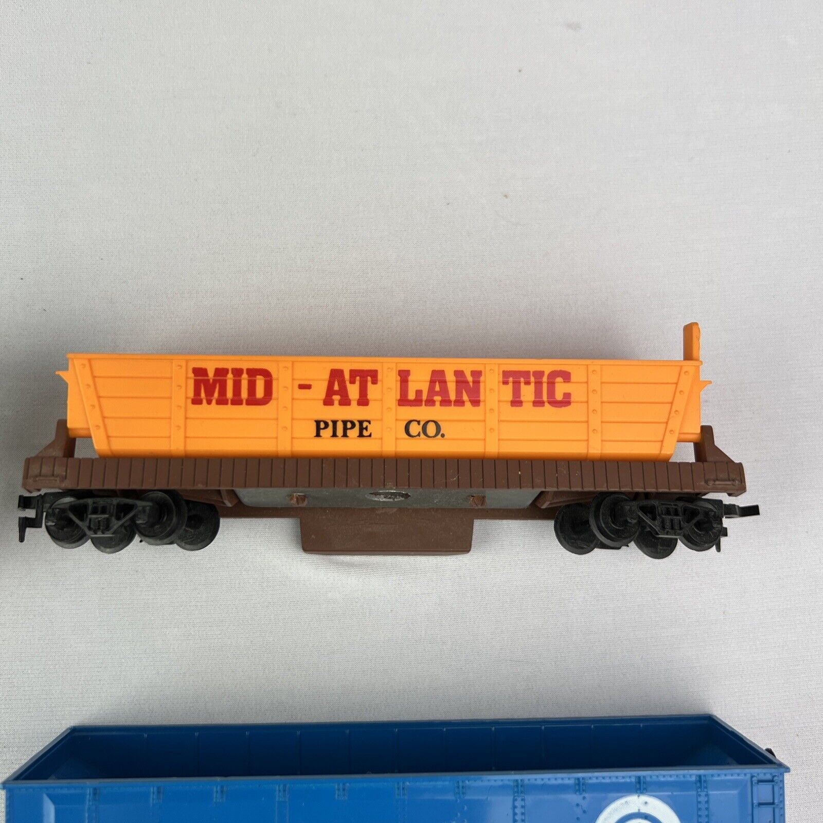 Lot Of 4 HO Tyco Scale Train Cars Santa Fe Burlington Northern Conrail ...