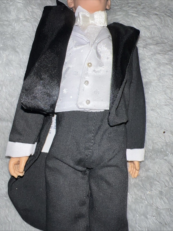 Gone with the Wind 1989 World Doll Rhett Butler Black Suit #71241 | eBay