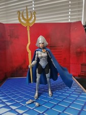 Marvel Legends Exclusives Brood Wolverine vs Lilandra