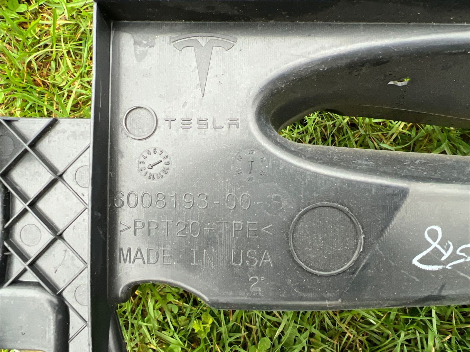 13 Tesla Model S P85 Front Bumper Lower Air Duct 6008193-00-b for sale ...