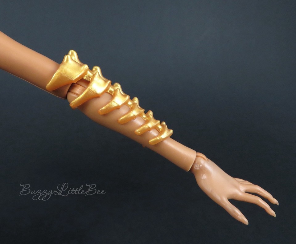 Monster High Doll Clawdeen Wolf Freaky Field Trip Gold Spine Arm Cuff ...