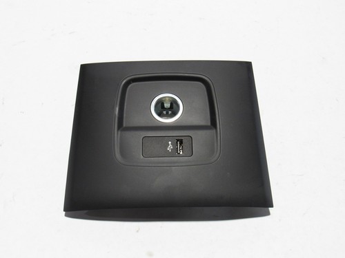 Mini Cooper Countryman S 2024 Front Center Console USB Power Outlet 23 ...
