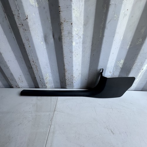 2015-2019 Chevrolet Corvette OEM Left Driver Side Carpet Retainer Jet ...