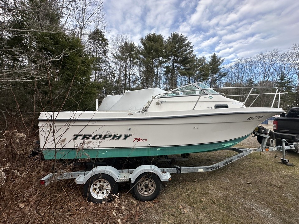 Trophy Boat 2052 Windshield | eBay