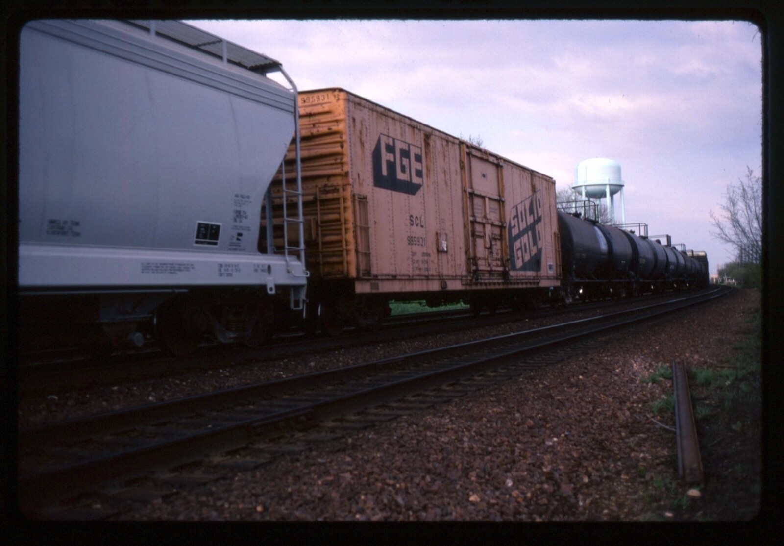 Railroad Slide - Seaboard Coast Line FGE Solid Gold #995931 Box Car ...