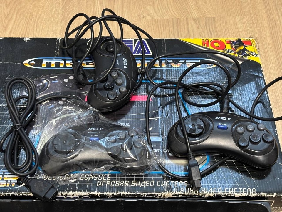 Sega Mega Drive II 2 console in box, controllers | eBay Australia
