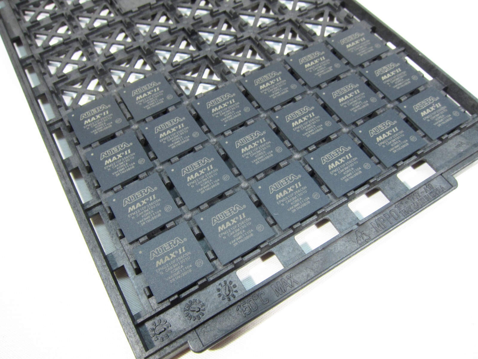 Lot of 20 ___ Altera MAX II EPM2210F256C5N CLPD ICs 256-FBGA | eBay