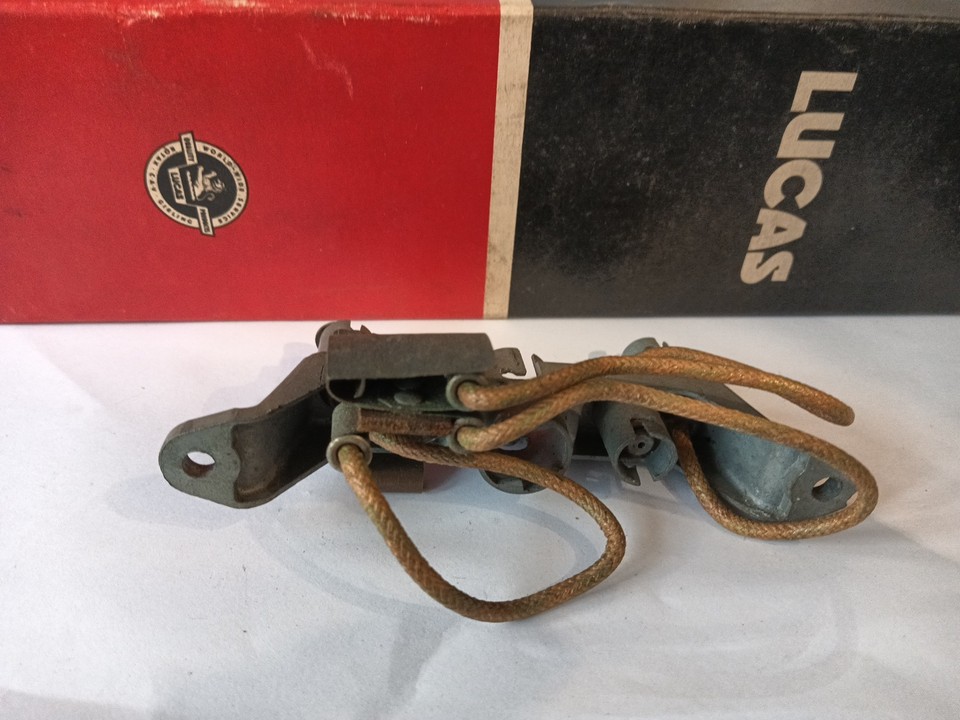 JAGUAR XK 120 140 150 LUCAS NUMBER PLATE REVERSING LIGHT BULB HOLDER ...