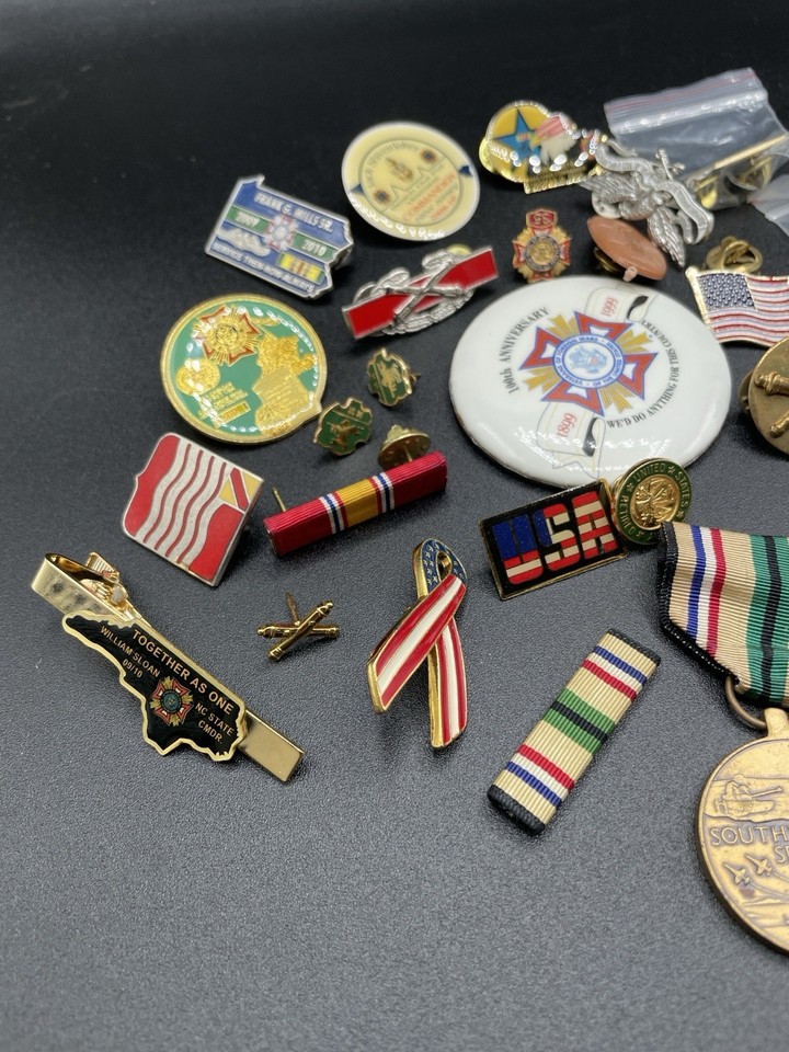 Lot of 40+ Military VFW Pins Badges Medals Ribbons Challenge Coins USA ...