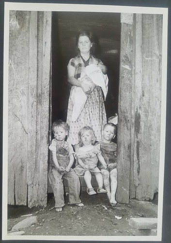 PHOTOGRAPH – PRESS PHOTO – S.F EXAMINER – IMPOVERISH FAMILY PORTRAIT | eBay