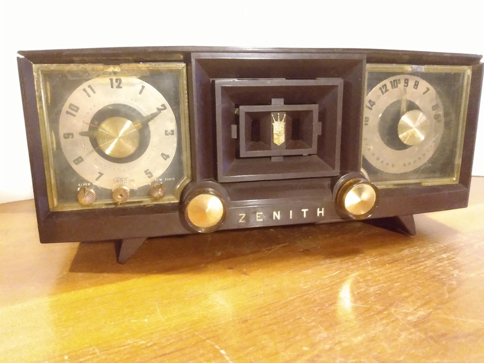 Vintage 1955 Zenith X519 AM Tube Clock Radio | eBay